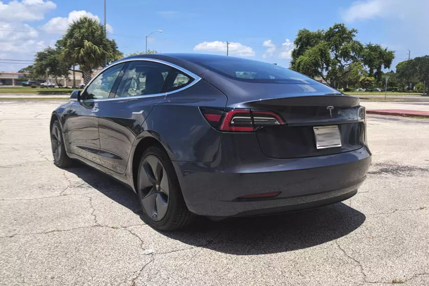 Model 3:n vakuutuskustannukset saattavat saada sinut miettimään Teslan ostamista kahdesti 84073_4