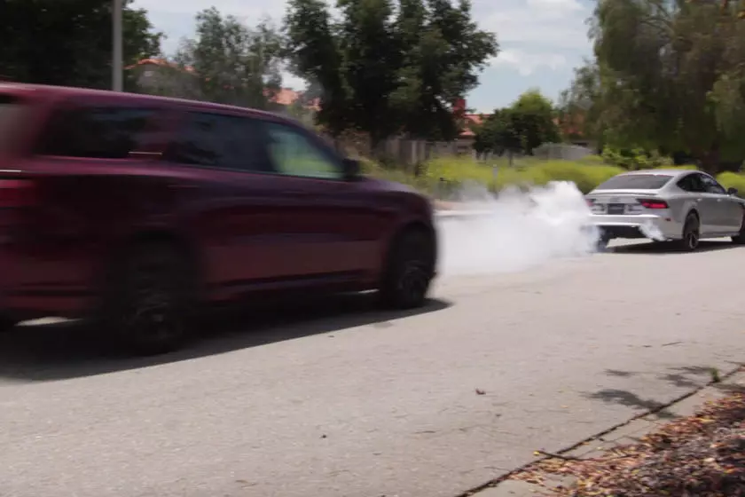 Jay Leno ขับรถฝ่าไฟใน Audi RS7 84087_7