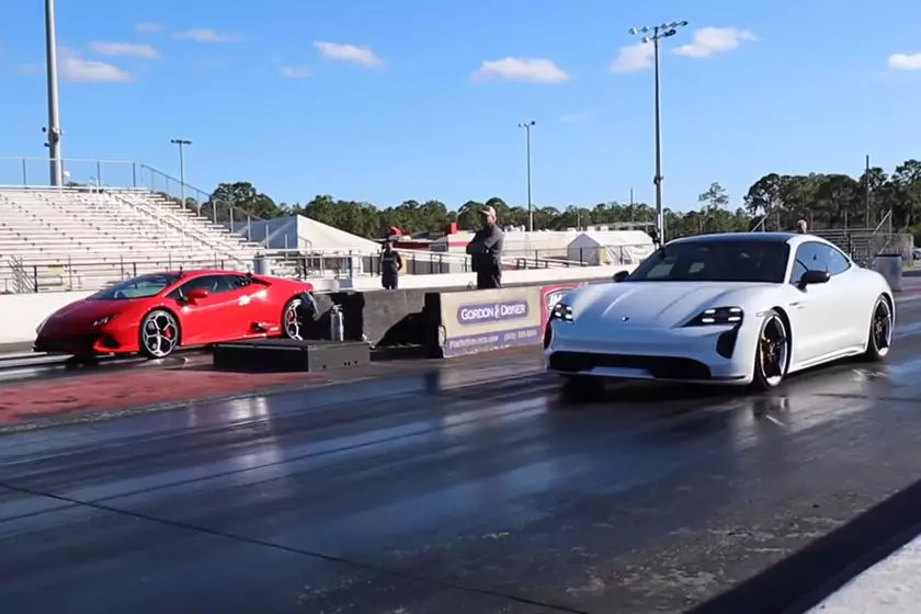 Drag Race: Porsche Taycan Turbo S Vs. Lamborghini Huracan Evo 84280_2