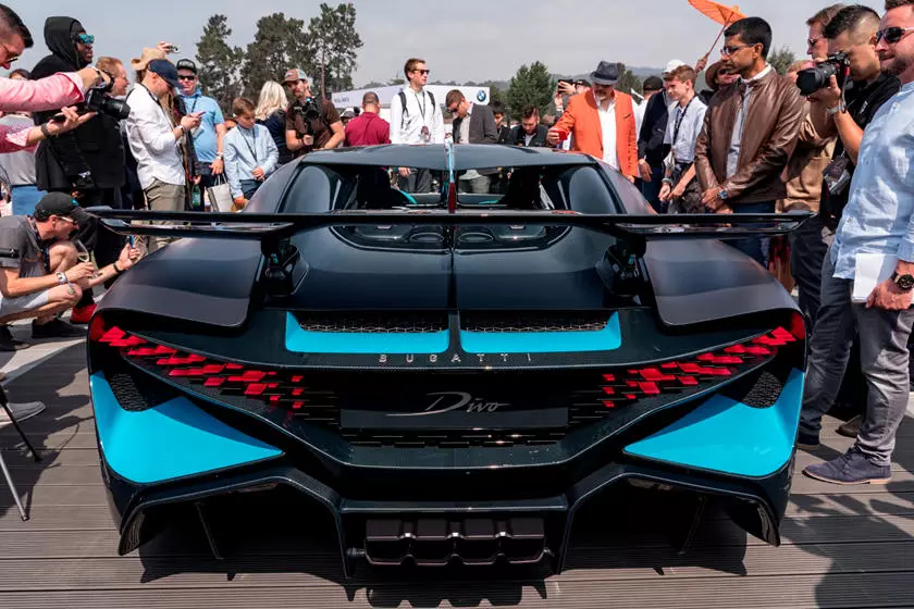 Umunywanyi ukomeye wa Bugatti Divo Yicaye Kuruhande Rwayo 84309_8