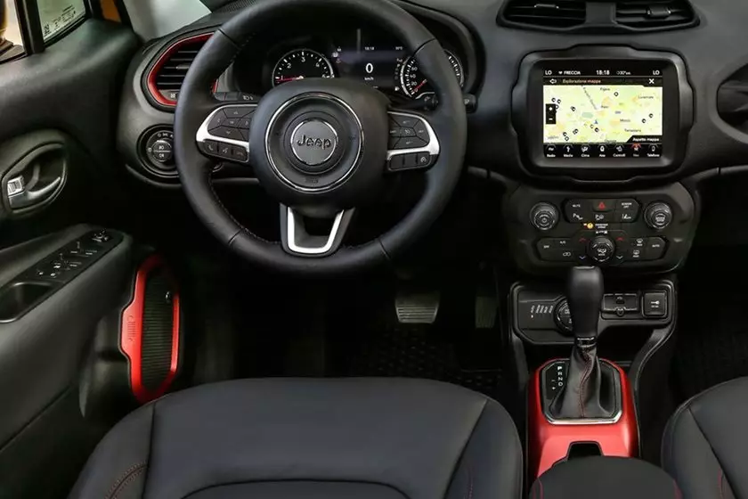 2019 m. Jeep Renegade buvo pristatytas Europoje prieš pasirodant JAV 84343_4