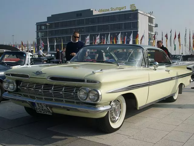 ამერიკული კრეისერები: Chevrolet Impala 84541_1