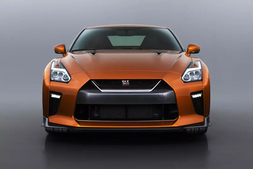 Nissan GT-R sürücüsünü körpüdən atılan beton yığını öldürüb 84591_3