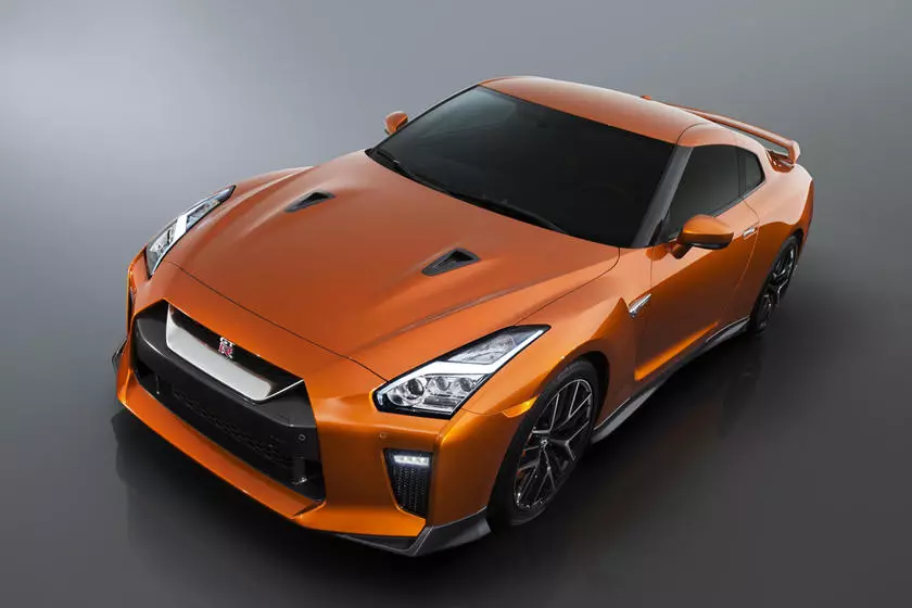 Umqhubi we-Nissan GT-R ubulawe yiChunk yeConcrete ephoswe kwiBhulorho 84591_4