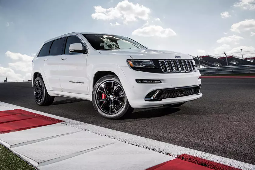 “Jeep Grand Cherokee SRT-8” siziň býudjet maşgalaňyzdyr 84621_1