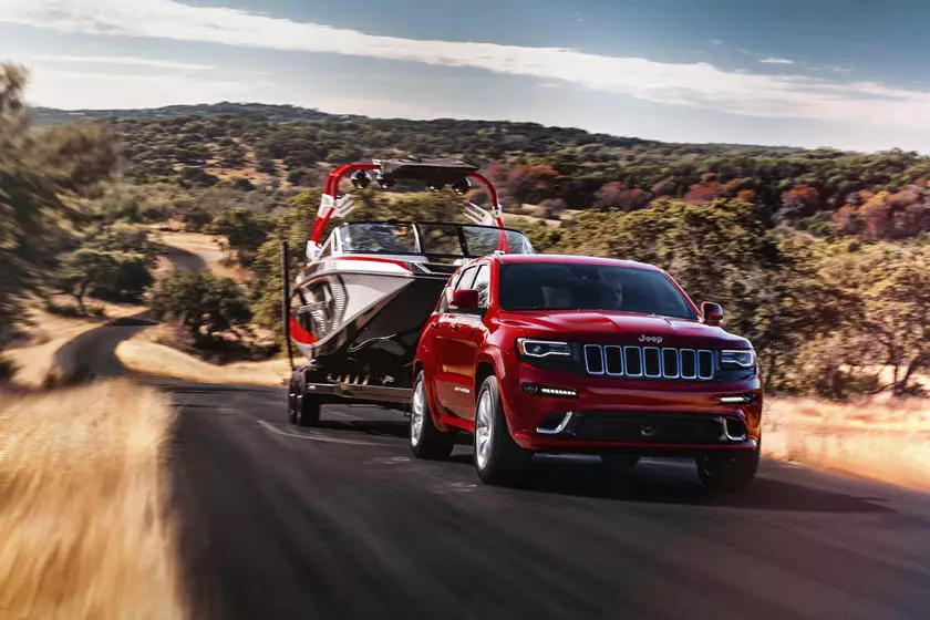 “Jeep Grand Cherokee SRT-8” siziň býudjet maşgalaňyzdyr 84621_11