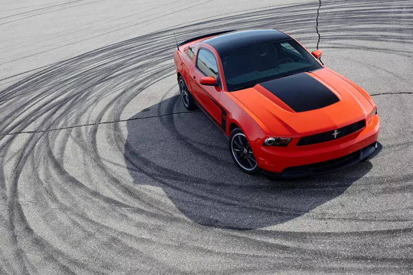 2012-2013 Ford Mustang Boss 302 Изглед отпред Шофиране