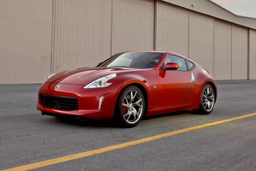 Iibsashada Nissan 370Z oo la isticmaalay ayaa ka wanaagsan Mid Cusub 84755_4