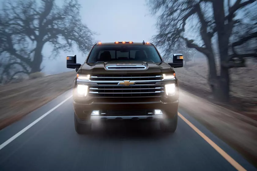 2020-2021 Chevrolet Silverado 2500HD Front View Driving