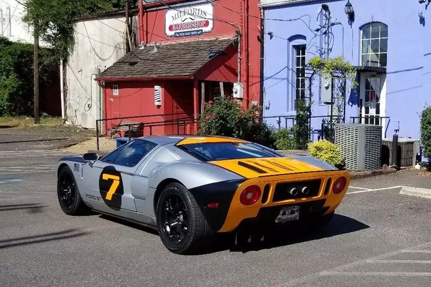 Еднократен Ford GT от 2005 г., притежаван преди от дизайнера на автомобила за продажба 85269_10