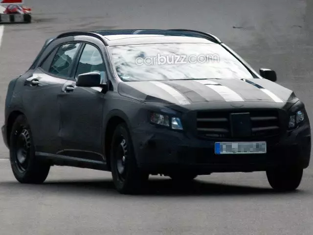 Η Benz αναπτύσσει το νέο GLA Compact Crossover 85453_1