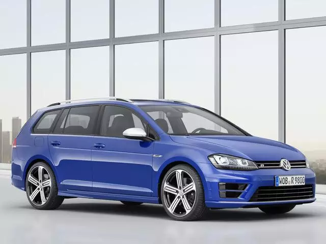 VW Golf R Variant биз каалаган 296 аттын күчү Wagon болуп саналат 85469_3