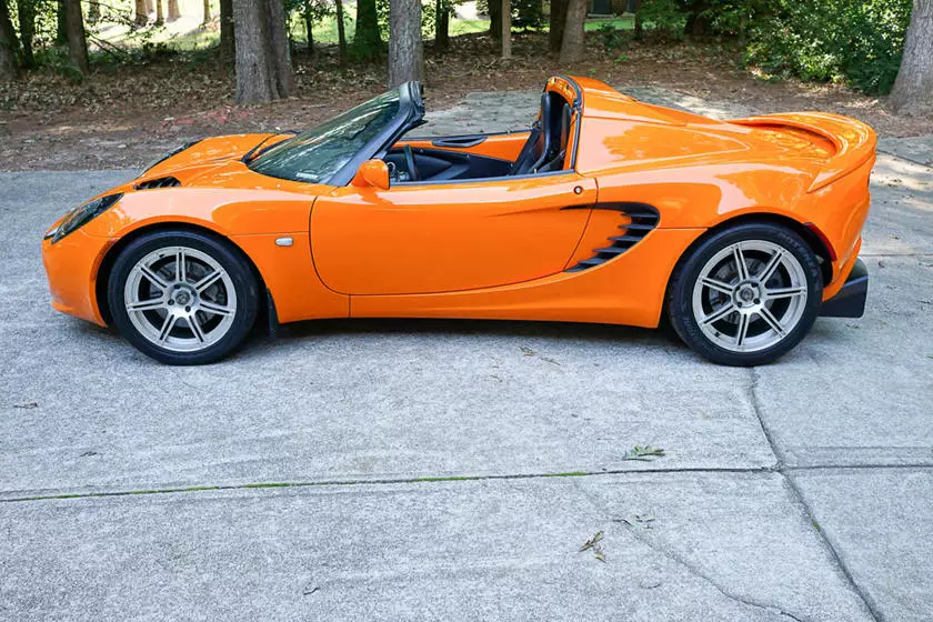 Гэты Lotus Elise 2005 года мае рухавік Acura Integra Type-S магутнасцю 330 л.з 8551_3