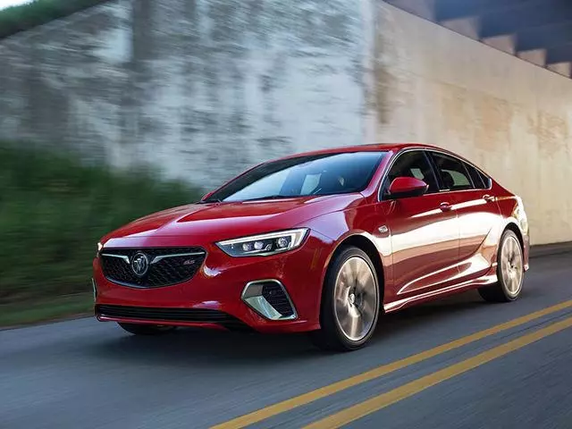 Buick dévoile la Regal GS à traction intégrale avec moteur V6 de 310 chevaux emprunté à la Camaro 85671_2