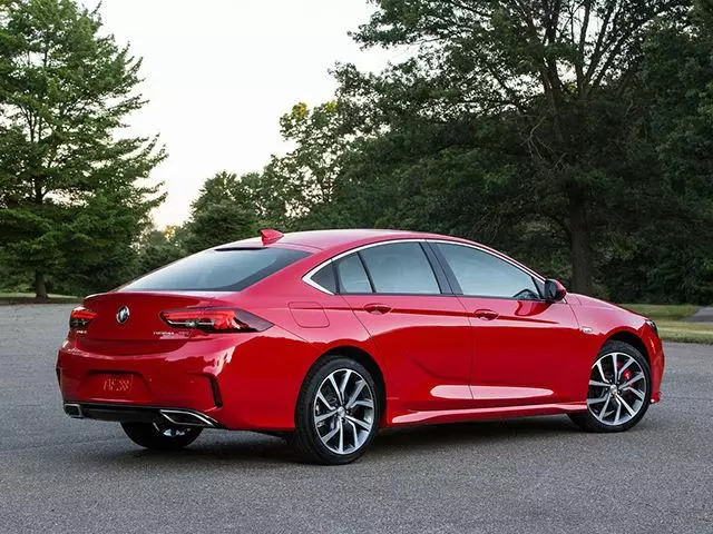 Buick presenta AWD Regal GS con motor V6 de 310 HP prestado do Camaro 85671_3