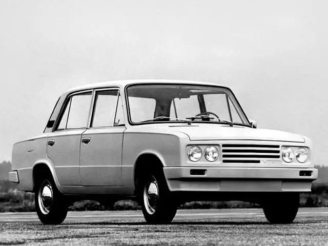 Tidligere fiender United: Sovjetiske VAZ 2103 Lada konstruert av Porsche 86077_1