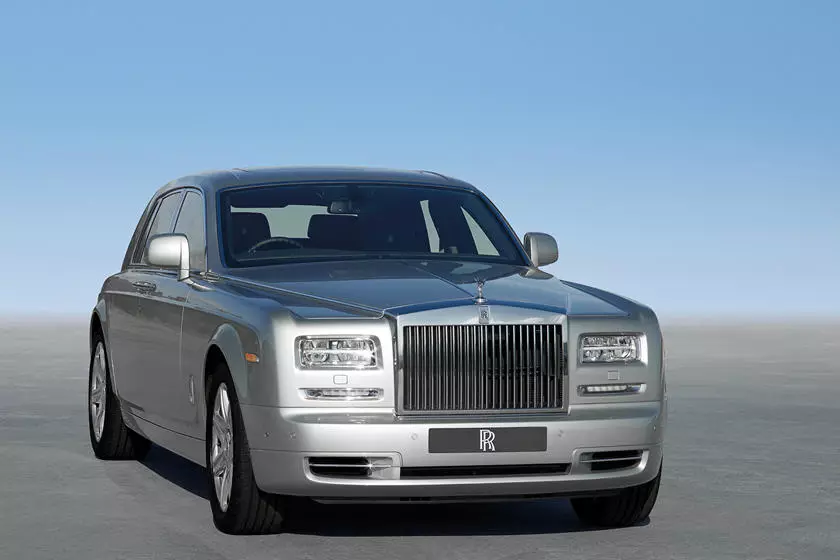2013-2016 Rolls-Royce Phantom Изглед преден ъгъл