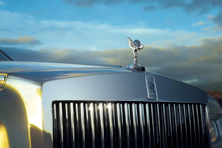 2013-2016 оны Rolls-Royce Phantom тэмдэг
