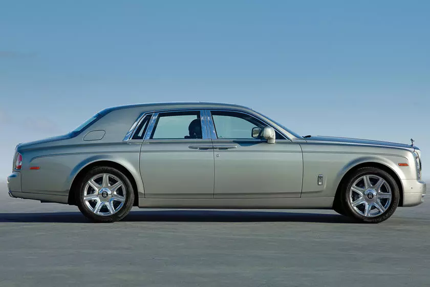 2013-2016 Rolls-Royce Phantom Boční pohled