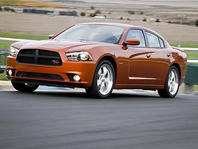 Hayatımızda Bu V8 Dodge Charger Hemi Pickup'a İhtiyacımız Var 86261_2