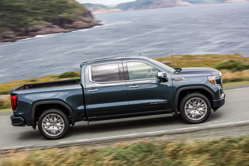 2019-2020 GMC Sierra 1500 Side View Driving