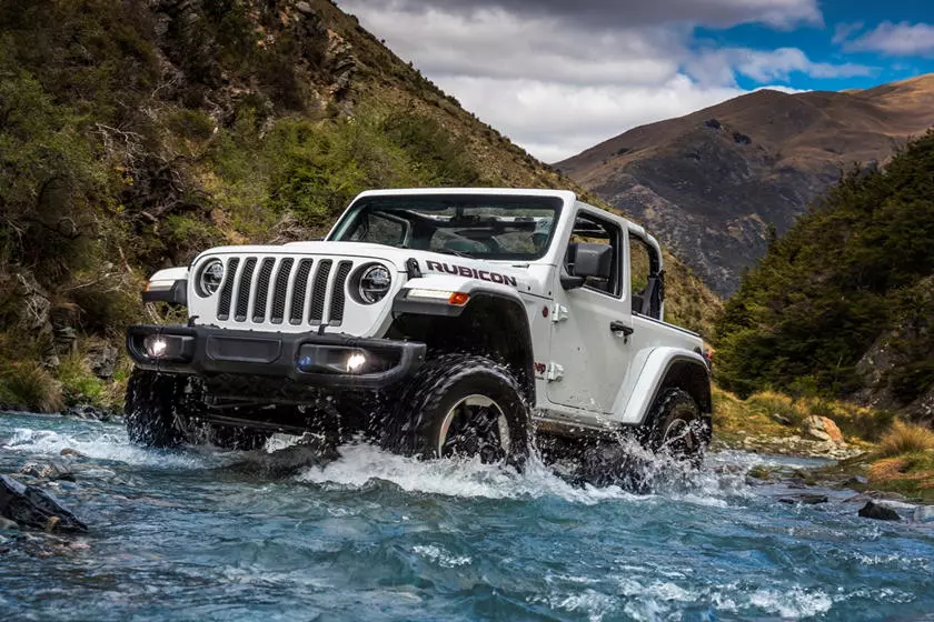 2018-2020 Jeep Wrangler, pogled od spredaj, vožnja