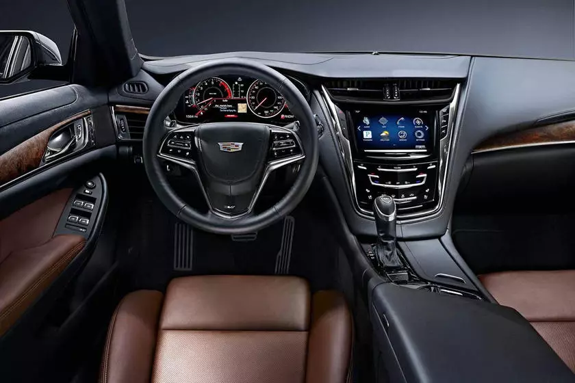 Паказана прыборная панэль Cadillac CTS Sedan 2015-2019 гг