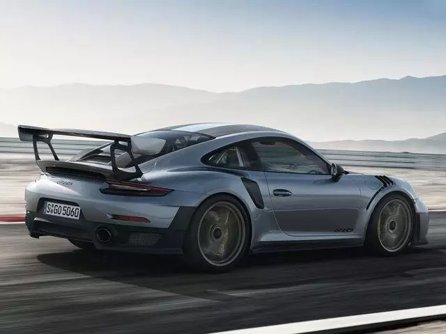 والتر رورل افسانه ای را با پورشه 911 GT2 RS تماشا کنید 86504_1