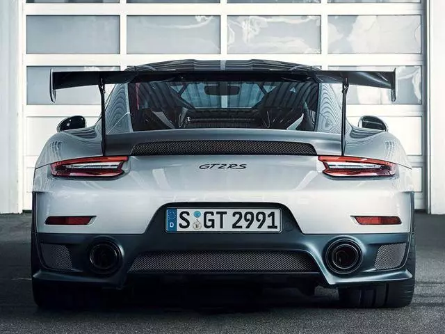 والتر رورل افسانه ای را با پورشه 911 GT2 RS تماشا کنید 86504_2