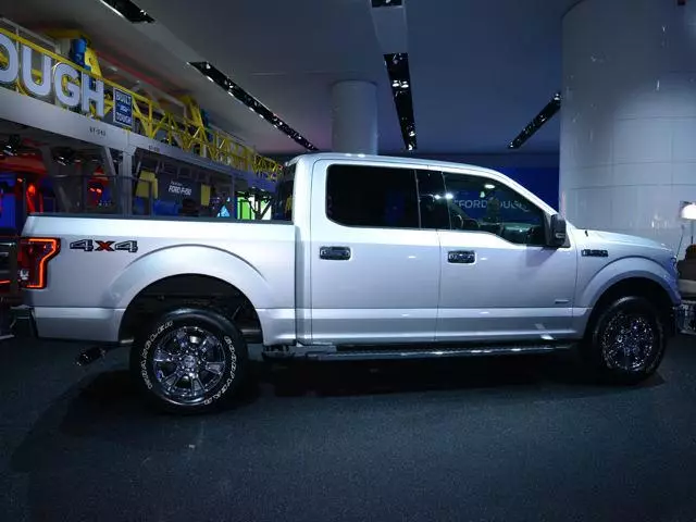 Inzoga nshya ya Ford F-150-Ishobora umubiri gusana amafaranga menshi? 86728_1