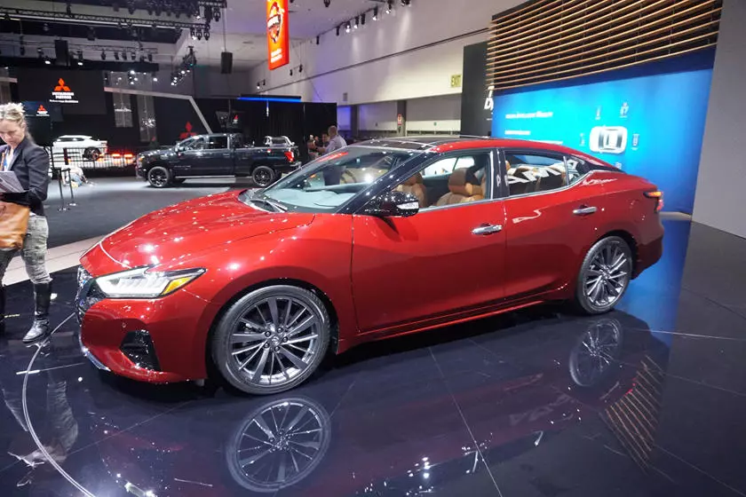 Nissan Maxima pro rok 2019 přichází se svěžím novým vzhledem 86750_1