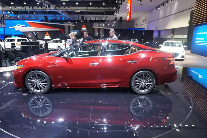 Nissan Maxima 2019 De Pẹlu Iwo Tuntun 86750_2