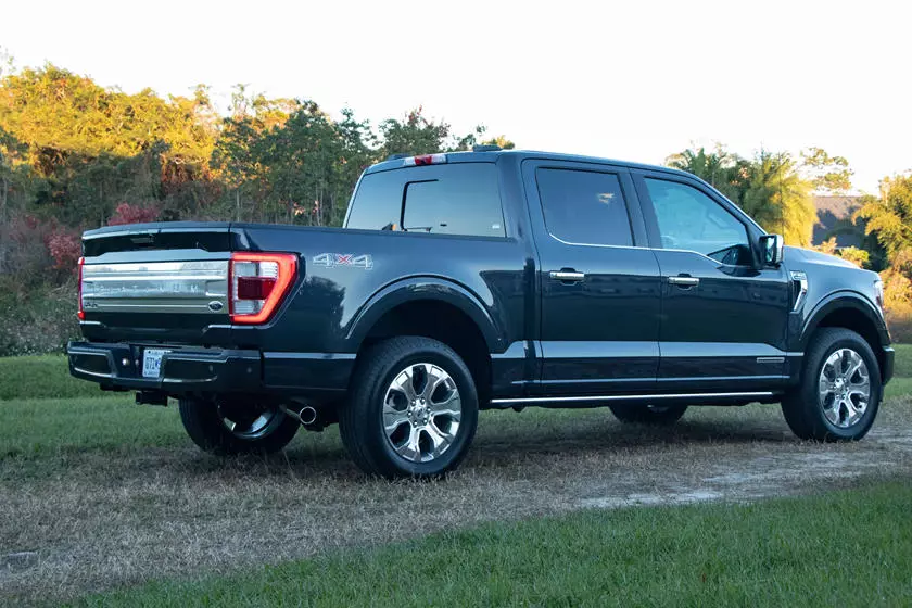 រថយន្ត Ford F-150 ឆ្នាំ 2021 ទិដ្ឋភាពខាងក្រោយ