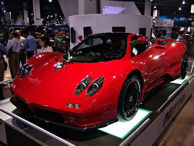 Italian Exotic Awọn aami: Pagani Zonda 87190_1