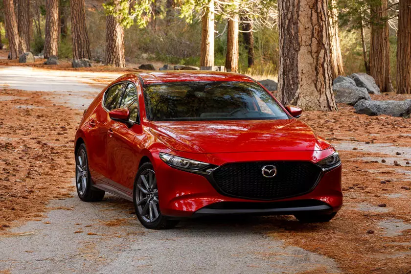 2020 Mazda3 ले सानो मूल्य वृद्धि र केही नयाँ पाङ्ग्राहरू प्राप्त गर्दछ 87360_2