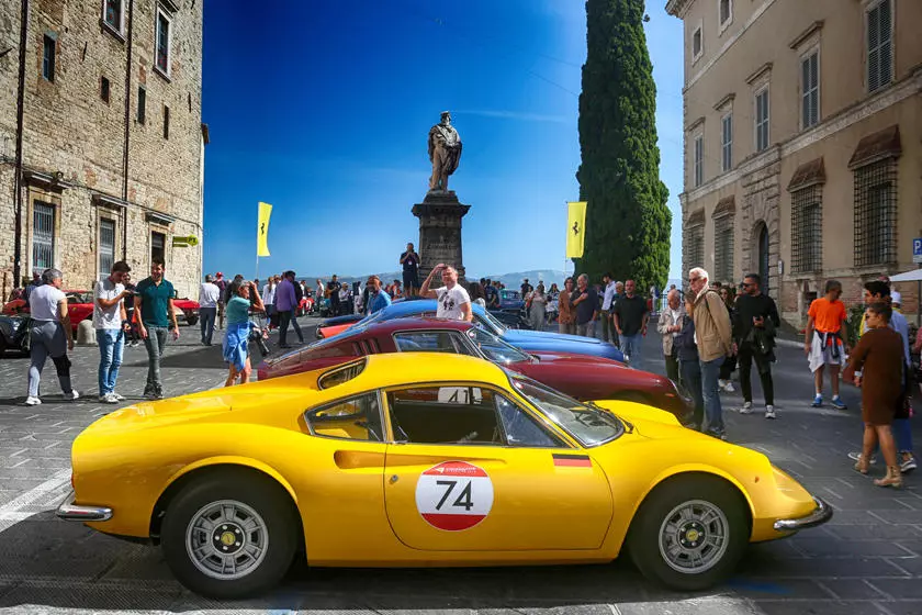 80 klasiskie Ferrari pārņem Romu 87717_8