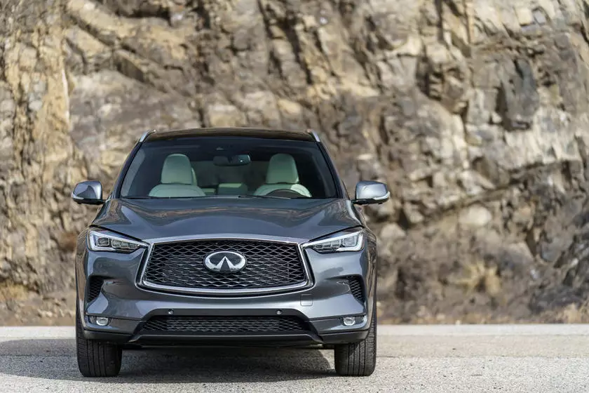 2019 Infiniti QX50 የፊት እይታ