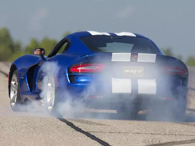 Viper contre Vette dans le super test d'épuisement professionnel 88027_1