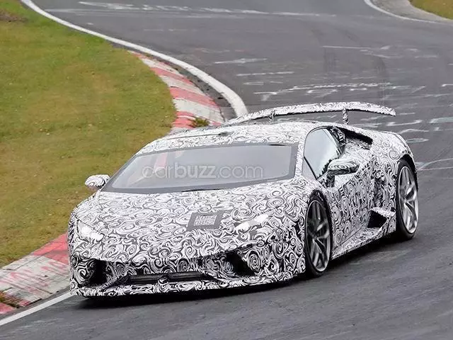 Lamborghini Huracan Performante သည် Nurburgring Lap စံချိန်သစ်တင်ခဲ့သည်။ 88114_1