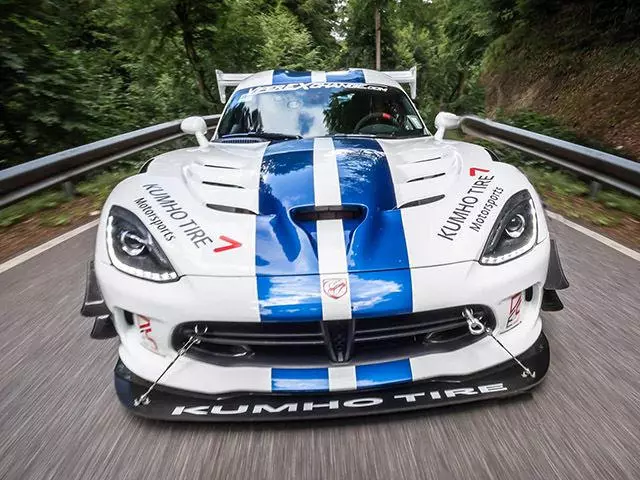 Id-Dodge Viper ACR Ħabtet Ir-Rekord Preċedenti tiegħu fil-Lap ta' Nurburgring 88139_1