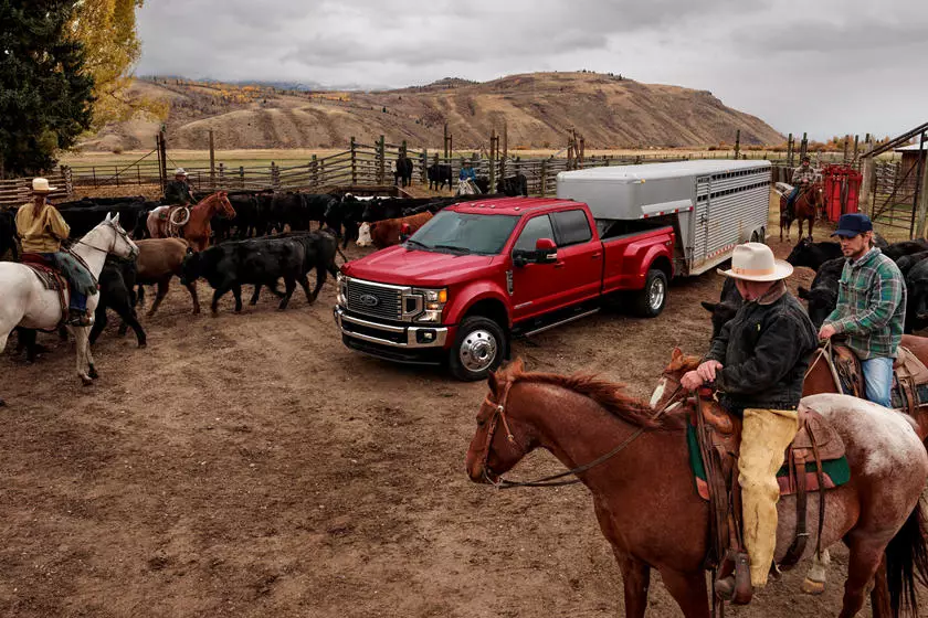 2020 Ford Super Duty mun draga keppnina út 88237_1