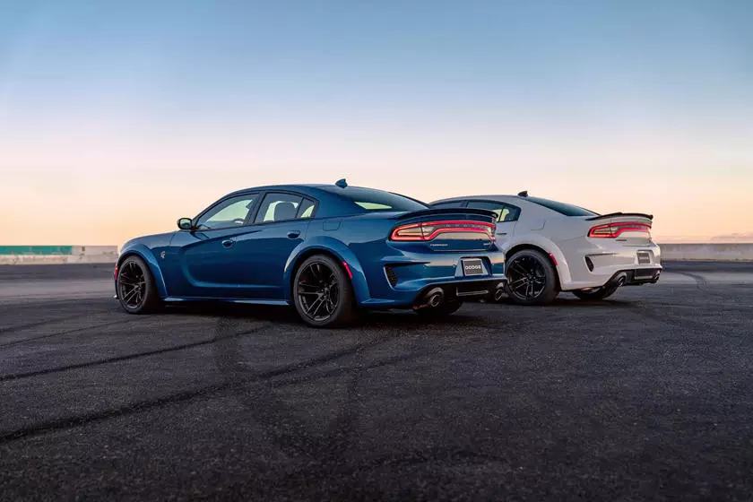 2020 Dodge Charger Hellcat Widebody ကို 707 HP ဖြင့် ထုတ်လွှတ်သည်။ 8837_2