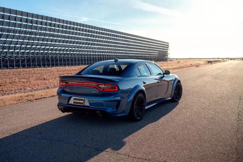 2020 Dodge Charger Hellcat Widebody ကို 707 HP ဖြင့် ထုတ်လွှတ်သည်။ 8837_6