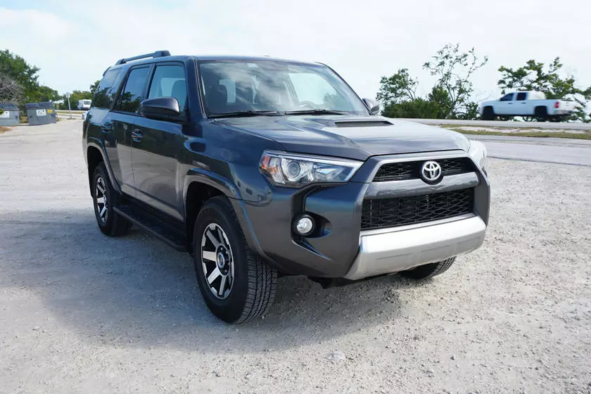 Revizyon tès kondwi Toyota 4Runner 2019: Viv ansyen lekòl la 88445_1