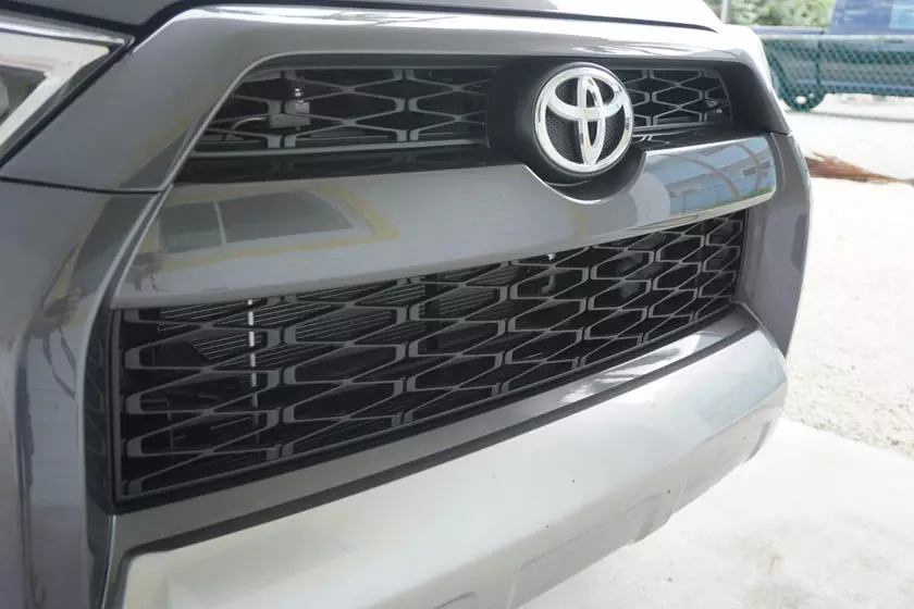 Adolygiad Gyriant Prawf Toyota 4Runner 2019: Hen Ysgol Hir Fyw 88445_14