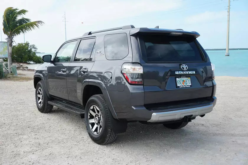 Revizyon tès kondwi Toyota 4Runner 2019: Viv ansyen lekòl la 88445_2