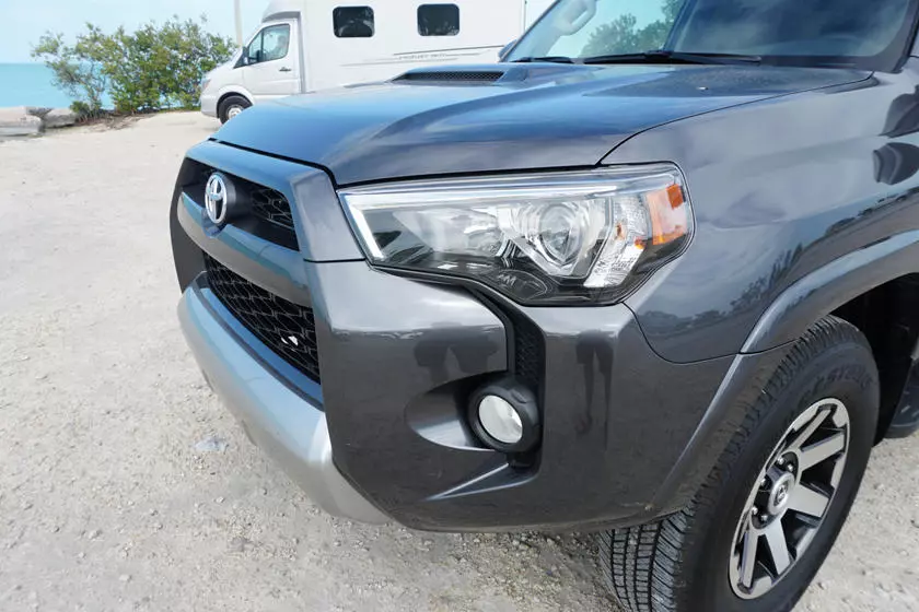 Adolygiad Gyriant Prawf Toyota 4Runner 2019: Hen Ysgol Hir Fyw 88445_7