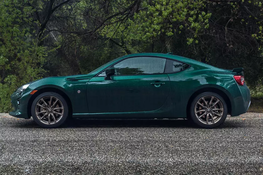 2019-2020 Toyota 86 Side View