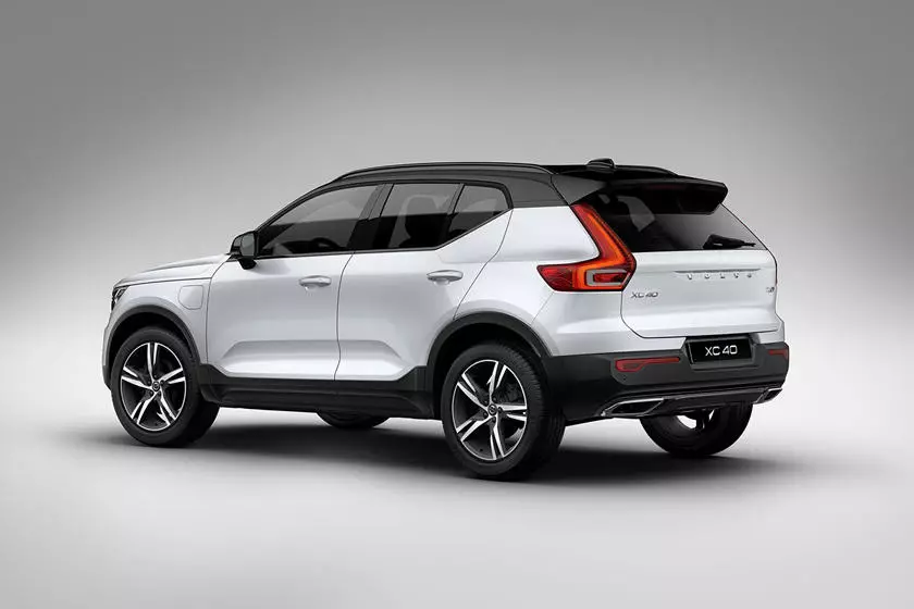 Korantada Volvo XC40 waxay ku kici doontaa wax aad uga yar marka loo eego Jaguar I Pace 88588_2