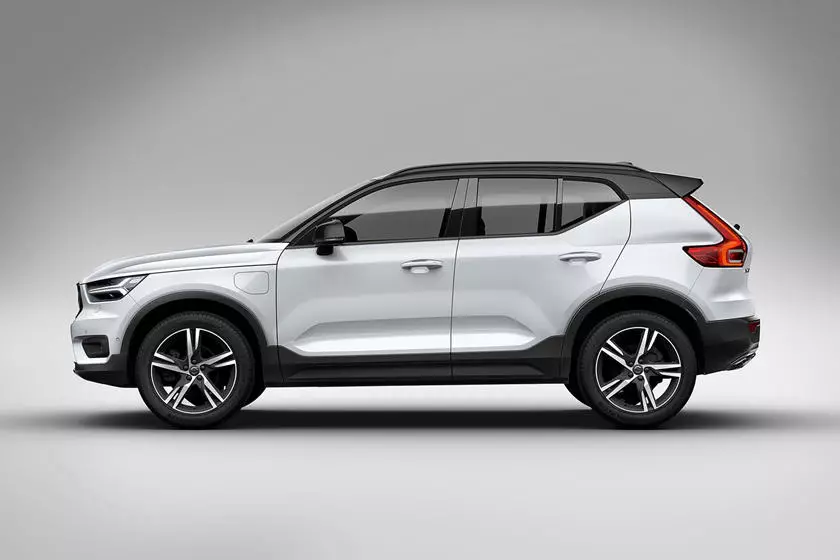 Korantada Volvo XC40 waxay ku kici doontaa wax aad uga yar marka loo eego Jaguar I Pace 88588_4